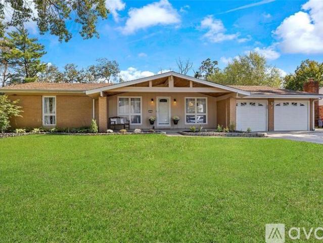 4 BR, 3 BA Apartment 292 Portwind Place, Ballwin, MO 63021