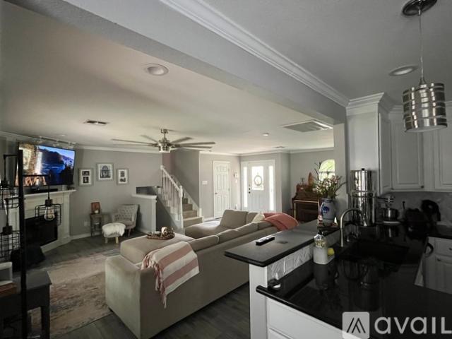 4 BR, 3 BA Apartment 2005 Crooked Creek Street, San Antonio, TX 78232