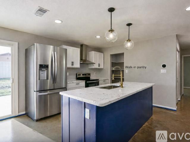 4 BR, 3 BA Apartment 2006 Robert E Lee Drive, Killeen, TX 76543