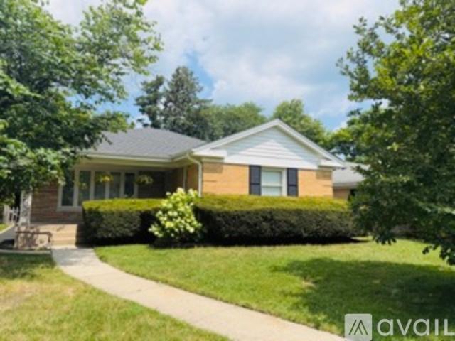4 BR, 3 BA Apartment 2106 Lake Avenue, Wilmette, IL 60091