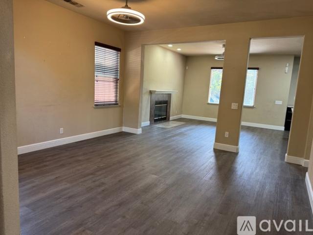 4 BR, 3 BA Apartment 2125 Woodbury Drive, Modesto, CA 95355
