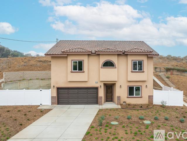 4 BR, 3 BA Apartment 2165 Westwood St, Colton, CA 92324