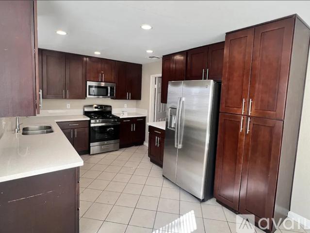 4 BR, 3 BA Apartment 2304 Lone Pine Drive, Henderson, NV 89014