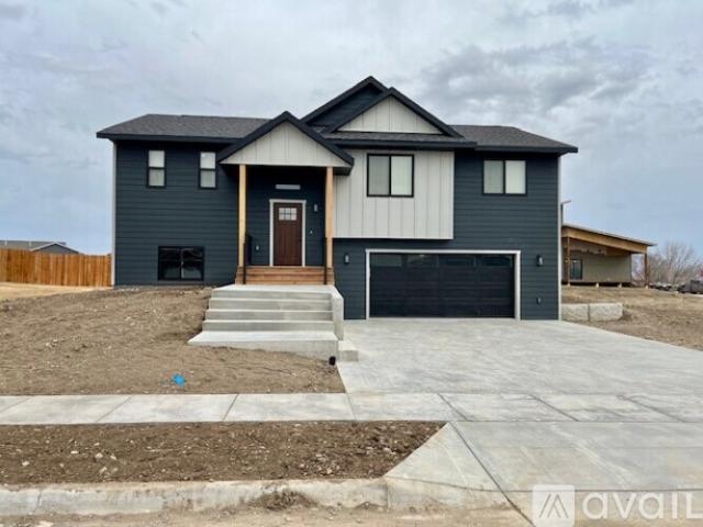 4 BR, 3 BA Apartment 3740 Sako Ct, Rapid City, SD 57703