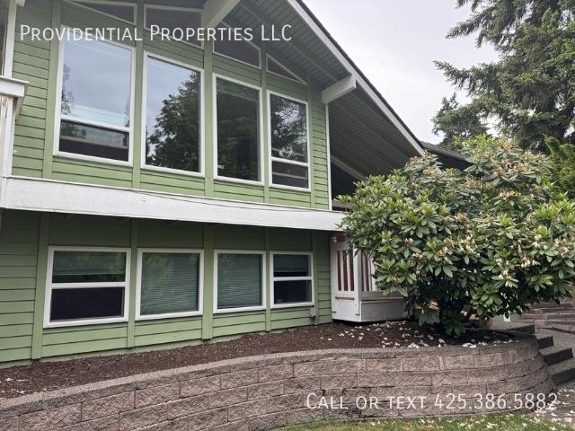 4 BR, 3 BA Apartment 3031 170th Pl SE, Bellevue, WA 98008