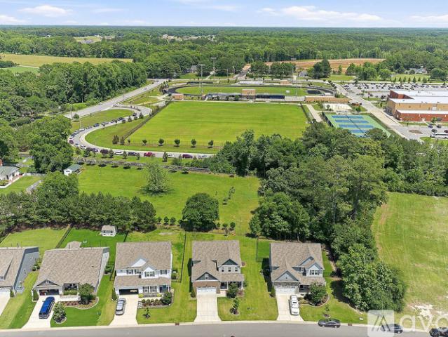 4 BR, 3 BA Apartment 304 Long Lake Drive, Fuquay Varina, NC 27526