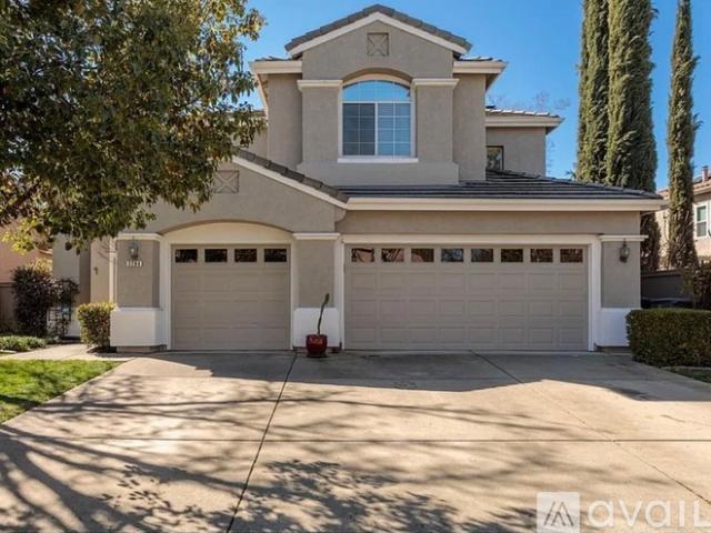 4 BR, 3 BA Apartment 3204 Camelot Dr, Unit 1, Rocklin, CA 95765
