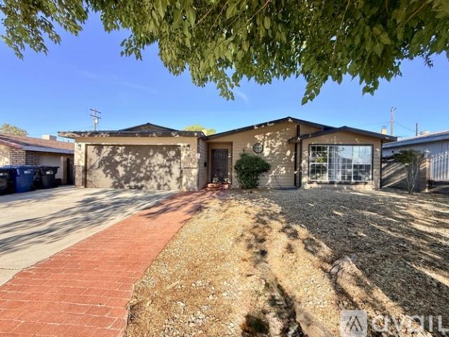 4 BR, 3 BA Apartment 44614 2nd St E, Lancaster, CA 93535