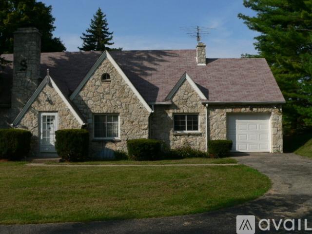 4 BR, 3 BA Apartment 4490 Kemp Road, Dayton, OH 45431