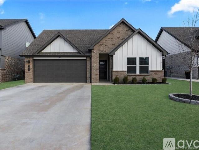 4 BR, 3 BA Apartment 4623 South Chestnut Avenue, Broken Arrow, OK 74011