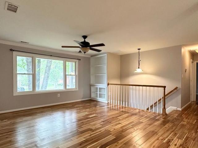 4 BR, 3 BA Apartment 4825 Kempair Dr, Woodbridge, VA 22193
