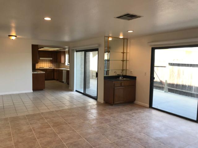 4 BR, 3 BA Apartment 4861 W 119th Pl, Hawthorne, CA 90250