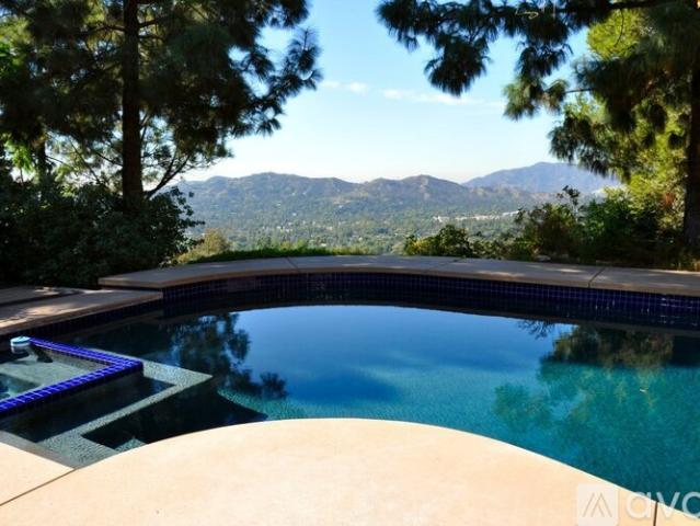 4 BR, 3 BA Apartment 490 Starlight Crest Drive, La CaÃ±ada Flintridge, CA 91011