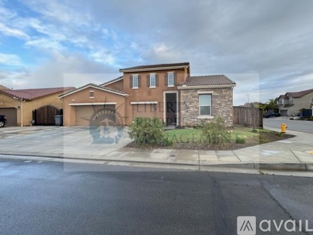 4 BR, 3 BA Apartment 4071 Wrenwood Ave, Clovis, CA 93619