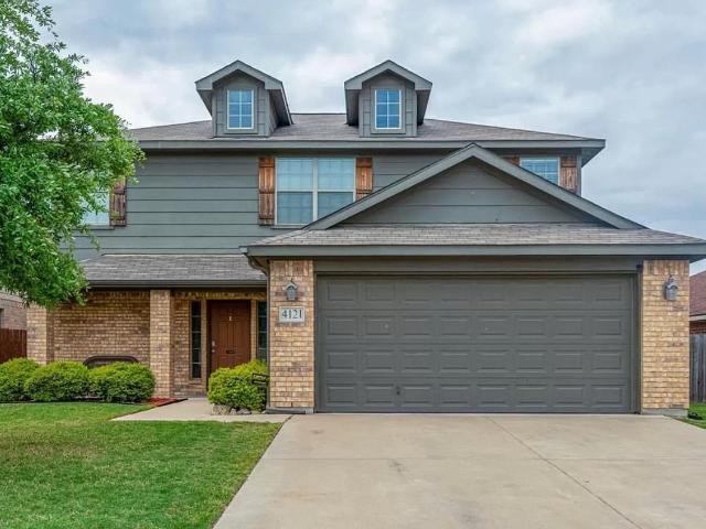 4 BR, 3 BA Apartment 4121 Mantis St, Fort Worth, TX 76106