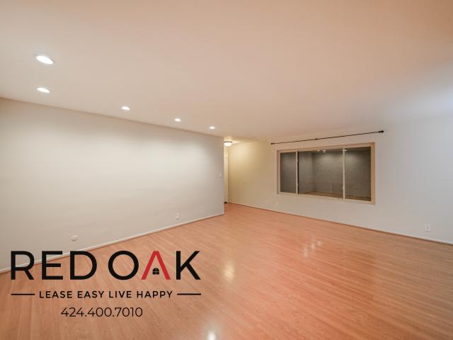 4 BR, 3 BA Apartment 430 1/4 S Maple Dr, Beverly Hills, CA 90212