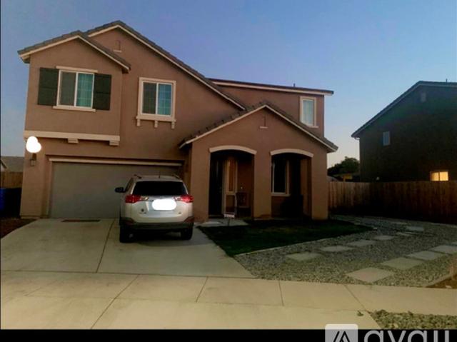 4 BR, 3 BA Apartment 435 Pearl Drive, Lemoore, CA 93245