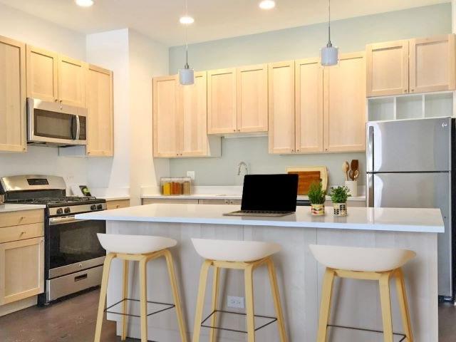 4 BR, 3 BA Apartment 5507 South Hyde Park Boulevard Unit 5509 1S, Chicago, IL 60637