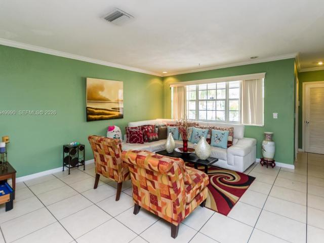 4 BR, 3 BA Apartment 5524 Garfield Street, Hollywood, FL 33021