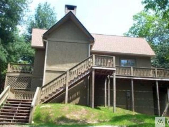 4 BR, 3 BA Apartment 560 Chalet Village Dr, Dillard, GA 30537