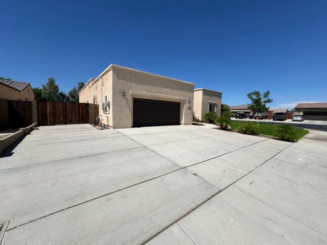 4 BR, 3 BA Apartment 5688 E 39TH PL, YUMA, AZ 85365