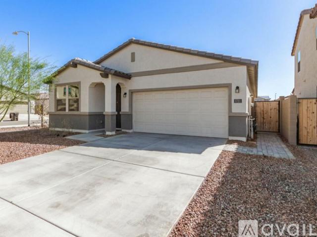 4 BR, 3 BA Apartment 5721 West Getty Drive, Phoenix, AZ 85043