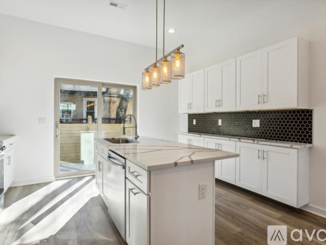 4 BR, 3 BA Apartment 57 N Conestoga St, Philadelphia, PA 19139