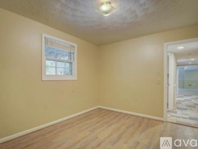 4 BR, 3 BA Apartment 5103 Colebrook Place, Alexandria, VA 22312