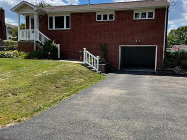 4 BR, 3 BA Apartment 520 New Haven Dr, Greensburg, PA 15601