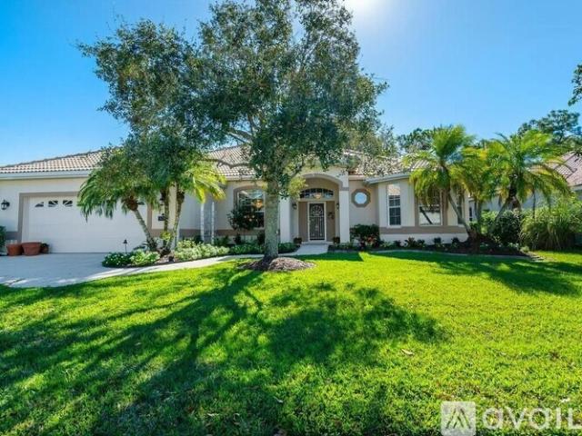 4 BR, 3 BA Apartment 5217 Far Oak Circle, Sarasota, FL 34238