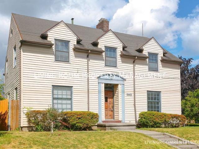4 BR, 3 BA Apartment 6445 N. Williams Ave, Portland, OR 97239