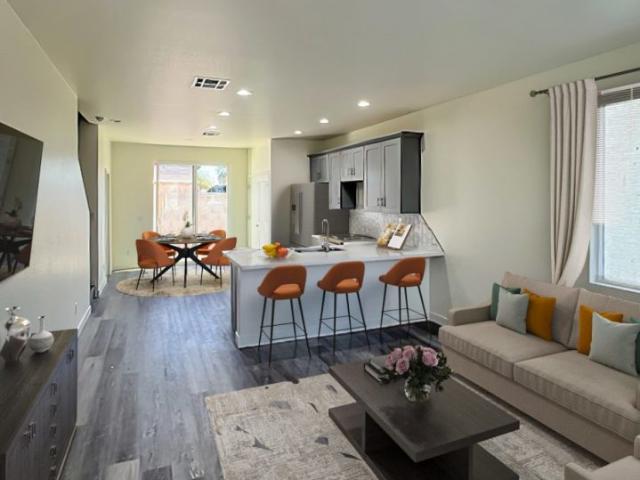 4 BR, 3 BA Apartment 6821 South Montezuma Street Unit 0 27, Phoenix, AZ 85041