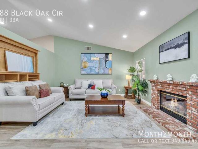4 BR, 3 BA Apartment 688 Black Oak Cir, Corona, CA 92881