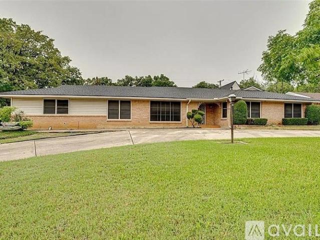 4 BR, 3 BA Apartment 6001 Yolanda Dr, Fort Worth, TX 76112