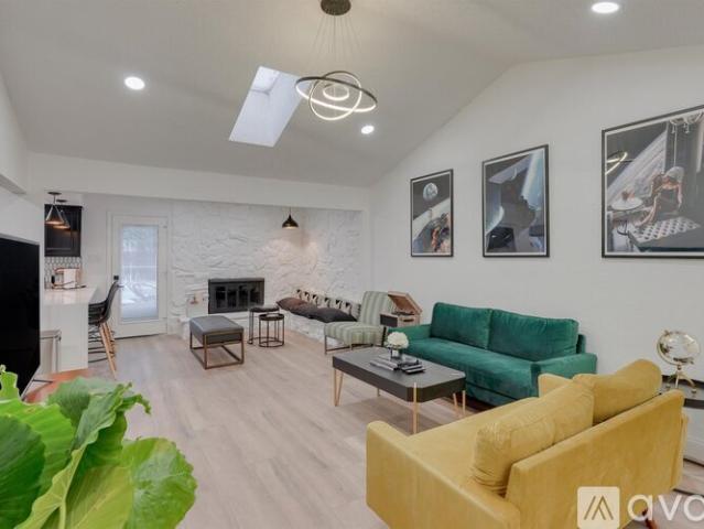 4 BR, 3 BA Apartment 6048 Holiday Lane, North Richland Hills, TX 76180