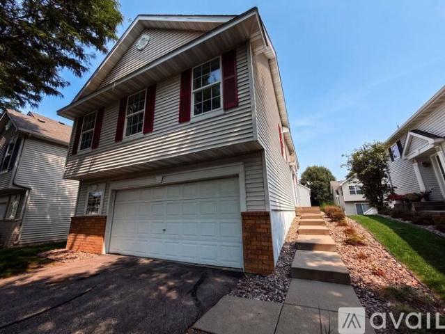 4 BR, 3 BA Apartment 7474 Hampton Ln, Shakopee, MN 55379