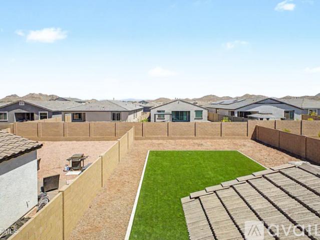 4 BR, 3 BA Apartment 7598 West Smoketree Drive, Peoria, AZ 85383