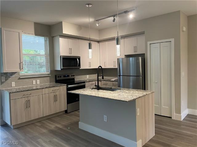 4 BR, 3 BA Apartment 7033 Ambrosia Lane, Naples, FL 34119