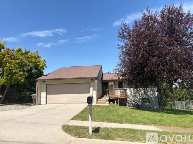 4 BR, 3 BA Apartment 712 Redletter Street, Helena, MT 59601