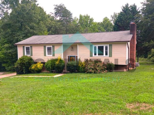 4 BR, 3 BA Apartment 730 Motor Rd, Winston Salem, NC 27105