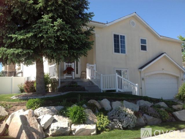 4 BR, 3 BA Apartment 849 West Chartres Avenue, Sandy, UT 84070