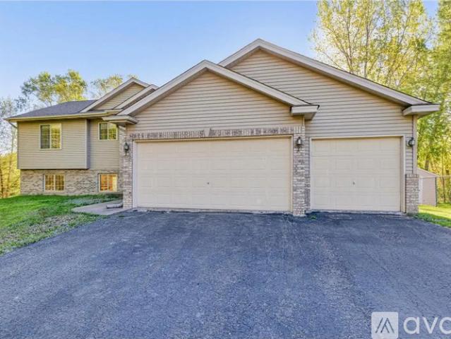 4 BR, 3 BA Apartment 8691 Edison St NE, Minneapolis, MN 55449