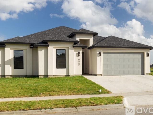 4 BR, 3 BA Apartment 8002 Snake River Drive, Corpus Christi, TX 78414