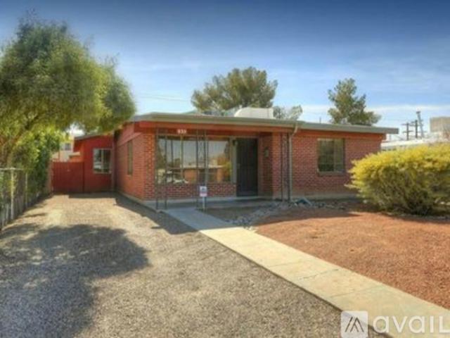 4 BR, 3 BA Apartment 832 E Lester St, Tucson, AZ 85719