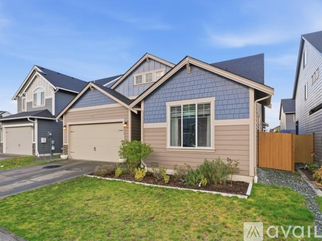 4 BR, 3 BA Apartment 9945 Jackson Street Southeast, Yelm, WA 98597