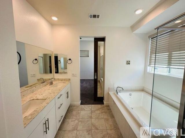 4 BR, 3 BA Apartment 9034 Forest Hills Boulevard, Dallas, TX 75218