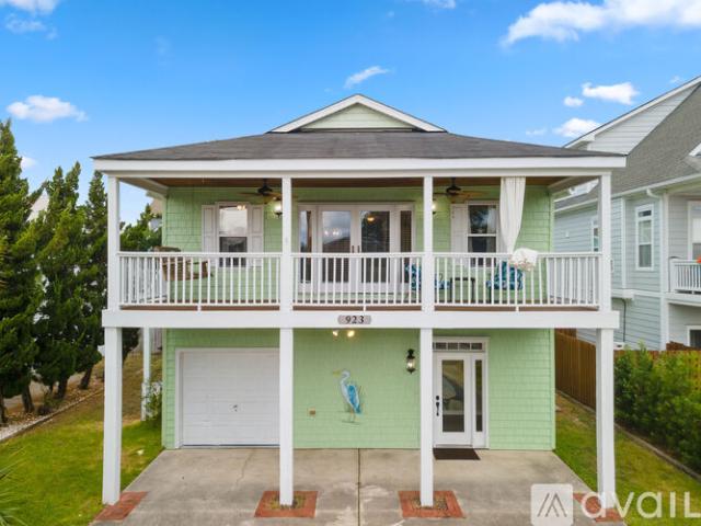 4 BR, 3 BA Apartment 923 Searidge Lane, Carolina Beach, NC 28428