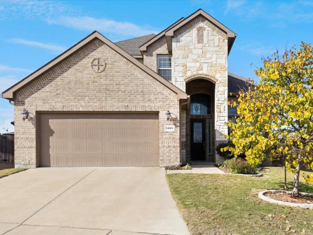 4 BR, 3 BA in Fairway Bend