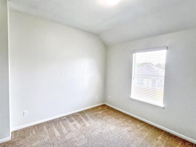 4 BR, 3 BA in Rodeo Palms