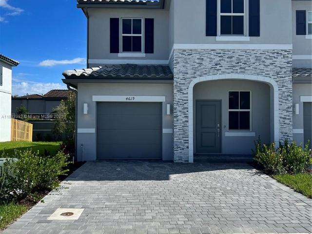 4 BR, 3 BA in Windham